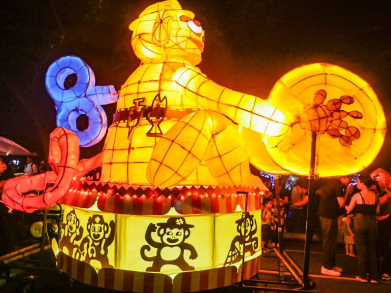 Annual Lantern Parade lights up the hearts of Filipinos