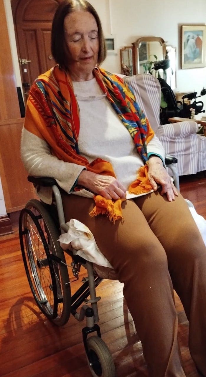 An anthropologist with ALS plans her euthanasia in Switzerland