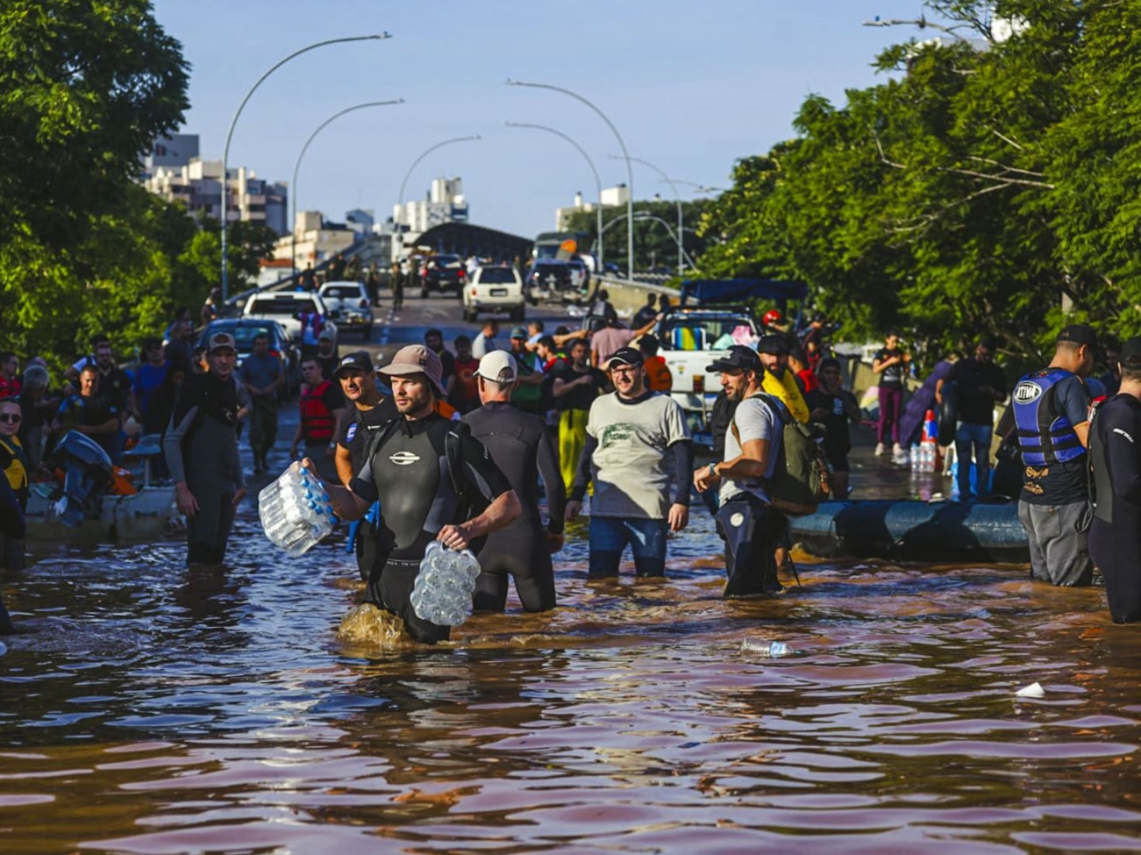 Doctor volunteers in Brazil's floods, offers lifesaving aid to victims
