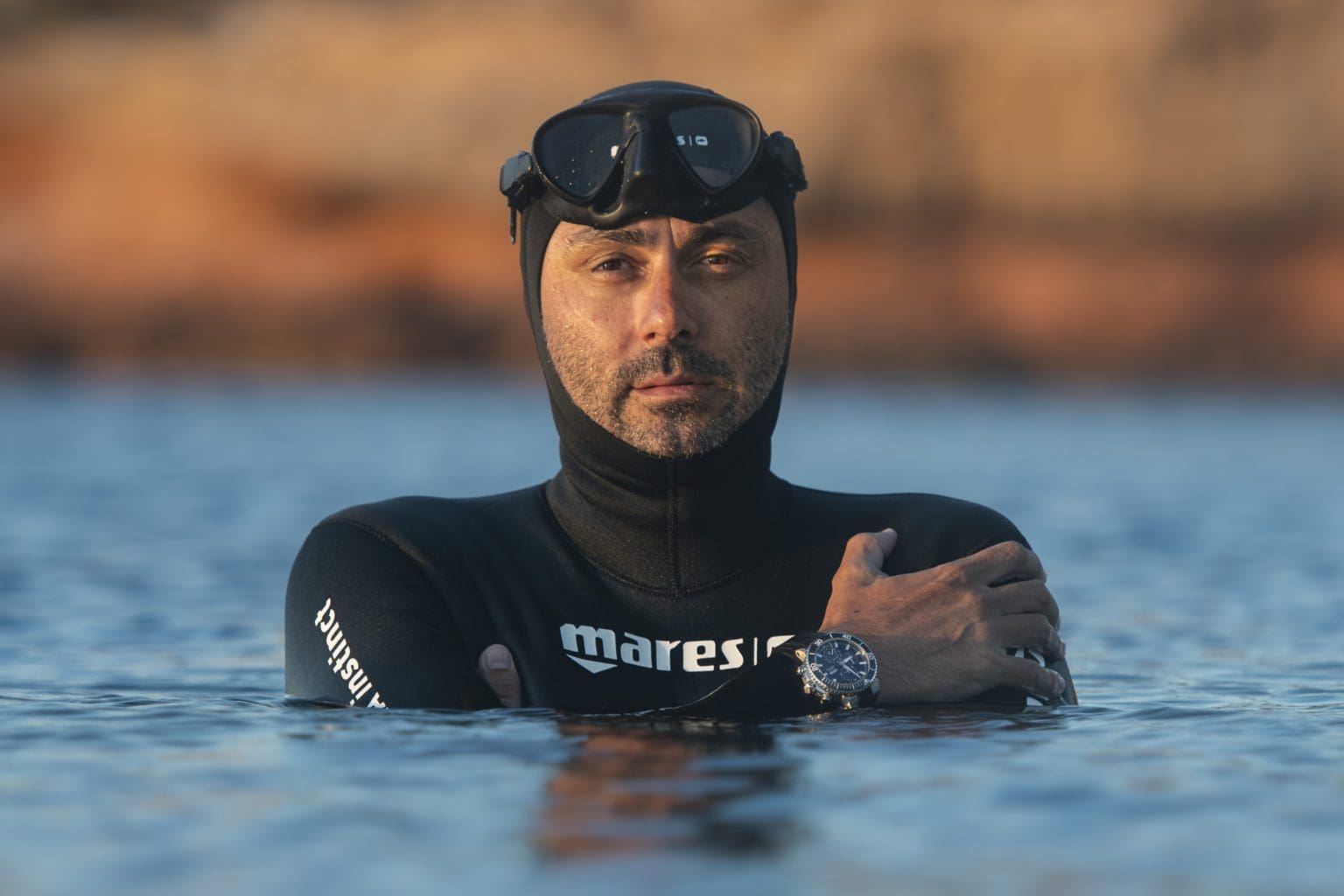 Freediver descends 122 meters: only fourth in the world