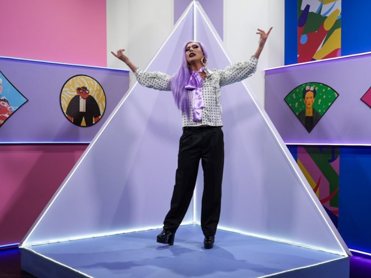 Drag queen hosts 'La Verdrag,' a first for Mexican television