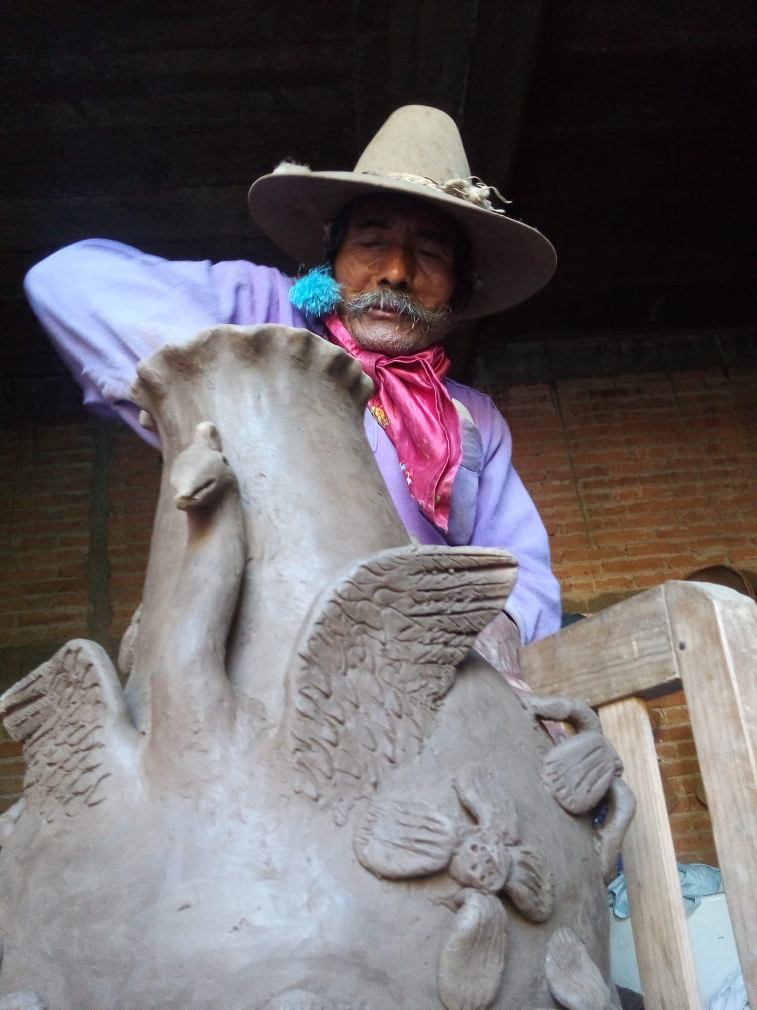 Craftsman, artist loses sight and learns to transform clay by touch ...