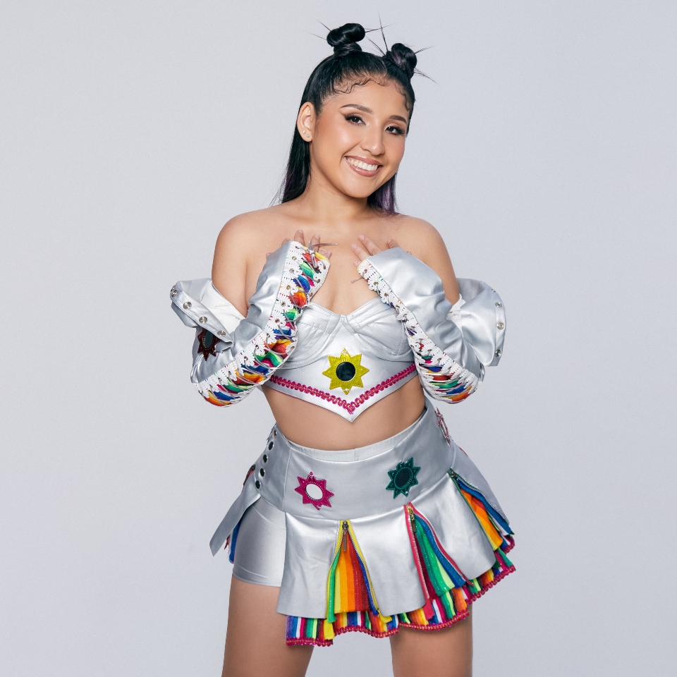 Peruvian singer revives Andean indigenous traditions